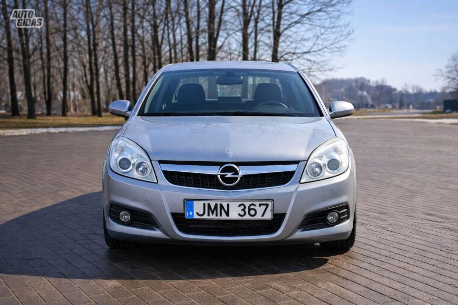 Grey Opel Vectra 2008 in Taurage, with an engine capacity of 1.90 L and mileage of 261 thousand km for 1580 €, photo 1 on AUTOMOTO.COM.LV