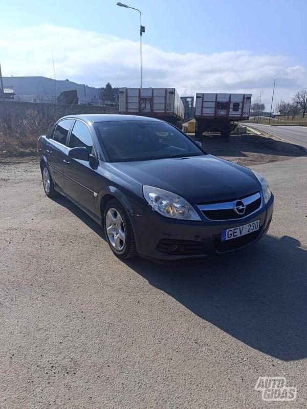 Grey Opel Vectra 2008 in Kaunas, with an engine capacity of 1.80 L and mileage of 247 thousand km for 2100 €, photo 1 on AUTOMOTO.COM.LV