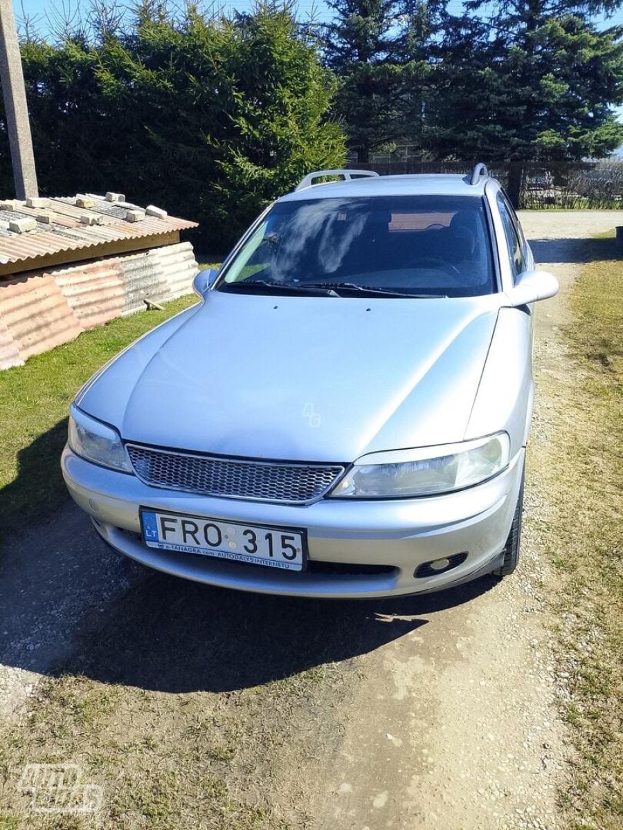 Grey Opel Vectra 2001 in Gargzdai, with an engine capacity of 2.00 L and mileage of 285 thousand km for 600 €, photo 5 on AUTOMOTO.COM.LV