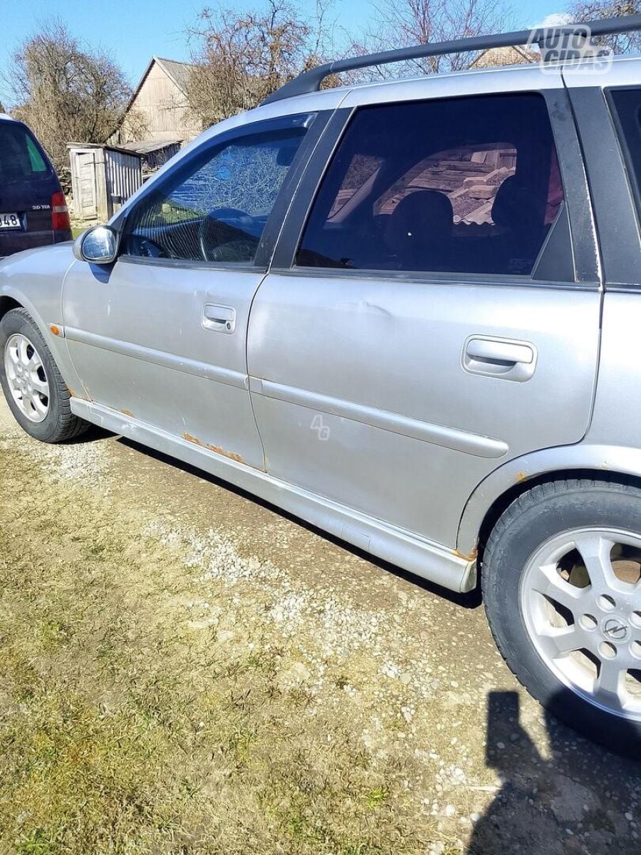 Grey Opel Vectra 2001 in Gargzdai, with an engine capacity of 2.00 L and mileage of 285 thousand km for 600 €, photo 6 on AUTOMOTO.COM.LV