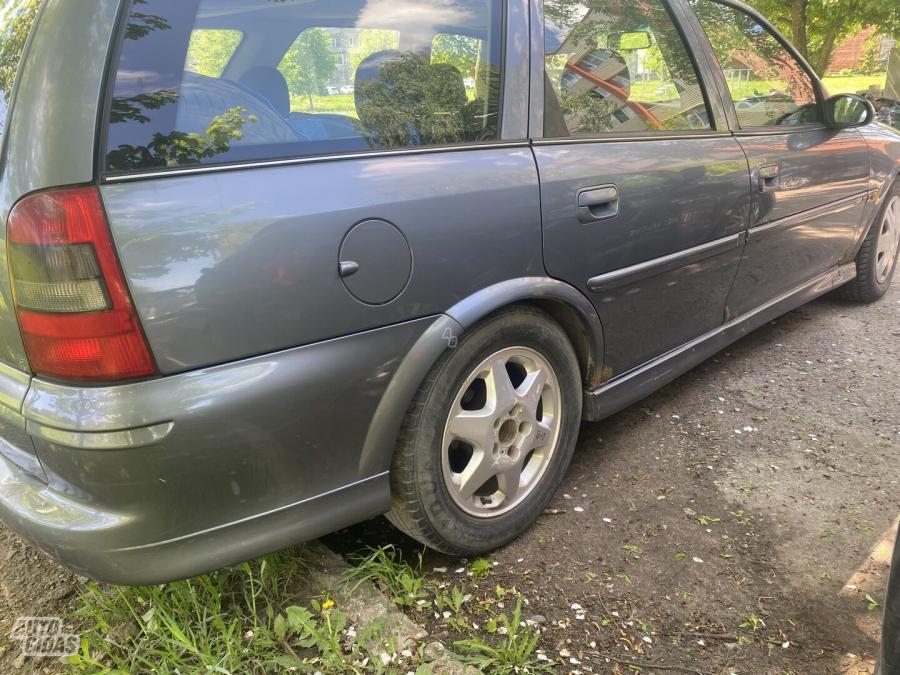 Grey Opel Vectra 2001 in Kaunas, with an engine capacity of 2.00 L and mileage of 276 thousand km for 300 €, photo 4 on AUTOMOTO.COM.LV