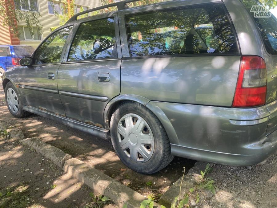 Grey Opel Vectra 2001 in Kaunas, with an engine capacity of 2.00 L and mileage of 276 thousand km for 300 €, photo 5 on AUTOMOTO.COM.LV