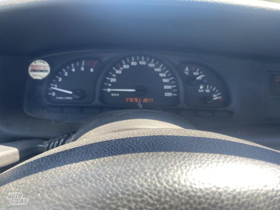 Grey Opel Vectra 2001 in Kaunas, with an engine capacity of 2.00 L and mileage of 276 thousand km for 300 €, photo 6 on AUTOMOTO.COM.LV