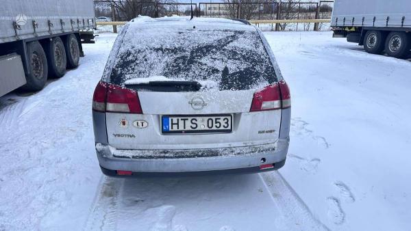 Pelēks Opel Vectra 2003 Alīta, ar dzinēja tilpumu 2.17 L un nobraukumu 340 tūkst. km par 900 €, foto 4 vietnē AUTOMOTO.COM.LV