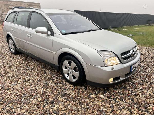 Grey Opel Vectra 2004 in Salcininkai, with an engine capacity of 2.17 L and mileage of 298 thousand km for 1950 €, photo 2 on AUTOMOTO.COM.LV