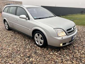 Grey Opel Vectra 2004 in Salcininkai, with an engine capacity of 2.17 L and mileage of 298 thousand km for 1950 €, photo 2 on AUTOMOTO.COM.LV