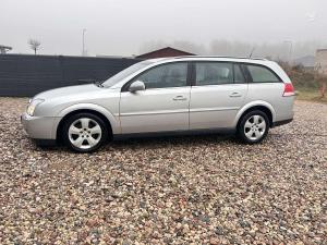 Grey Opel Vectra 2004 in Salcininkai, with an engine capacity of 2.17 L and mileage of 298 thousand km for 1950 €, photo 5 on AUTOMOTO.COM.LV