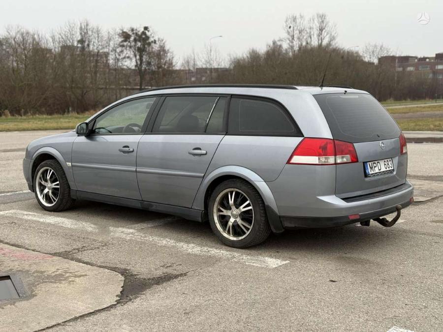 Pelēks Opel Vectra 2004 Kauņa, ar dzinēja tilpumu 1.80 L un nobraukumu 341 tūkst. km par 1350 €, foto 3 vietnē AUTOMOTO.COM.LV