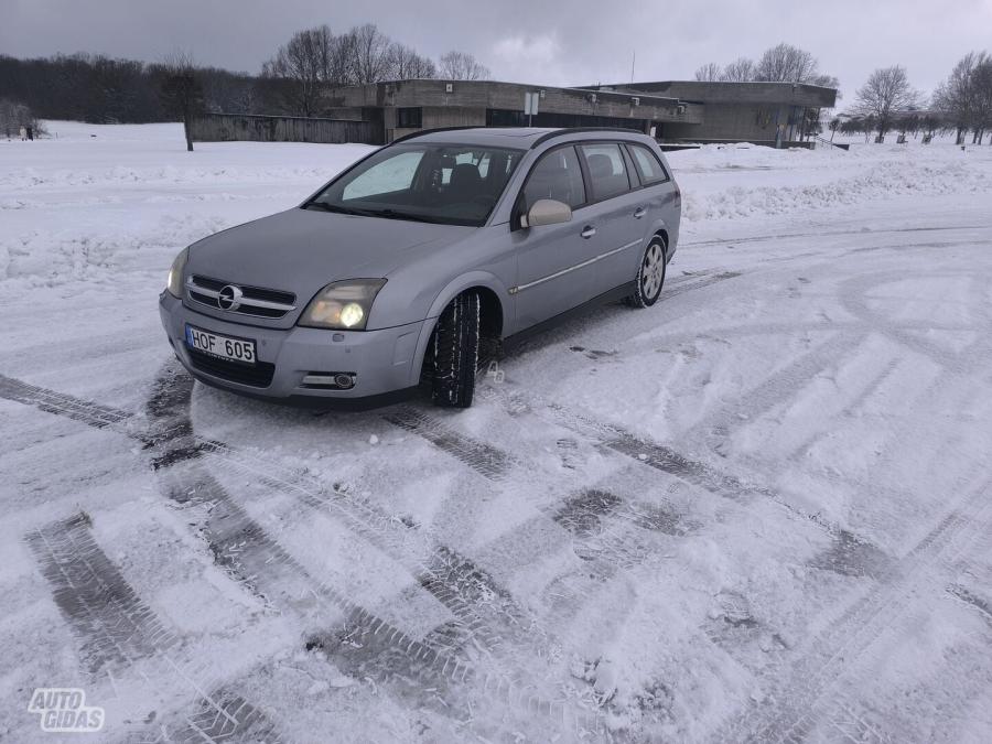 Grey Opel Vectra 2004 in Kaunas, with an engine capacity of 1.90 L and mileage of 388 thousand km for 1250 €, photo 1 on AUTOMOTO.COM.LV