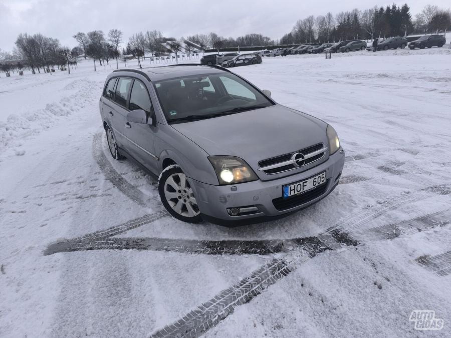 Grey Opel Vectra 2004 in Kaunas, with an engine capacity of 1.90 L and mileage of 388 thousand km for 1250 €, photo 2 on AUTOMOTO.COM.LV
