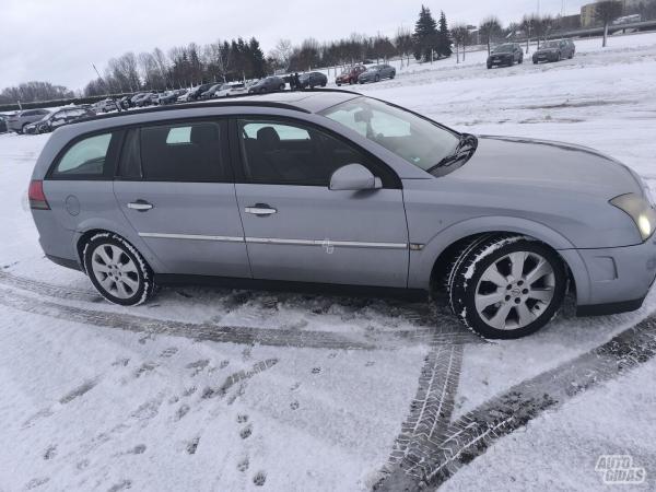 Grey Opel Vectra 2004 in Kaunas, with an engine capacity of 1.90 L and mileage of 388 thousand km for 1250 €, photo 3 on AUTOMOTO.COM.LV