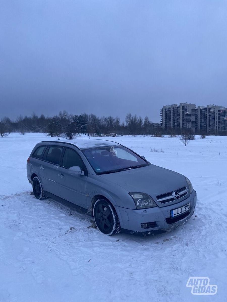 Grey Opel Vectra 2004 in Vilnius, with an engine capacity of 1.90 L and mileage of 369 thousand km for 1200 €, photo 2 on AUTOMOTO.COM.LV