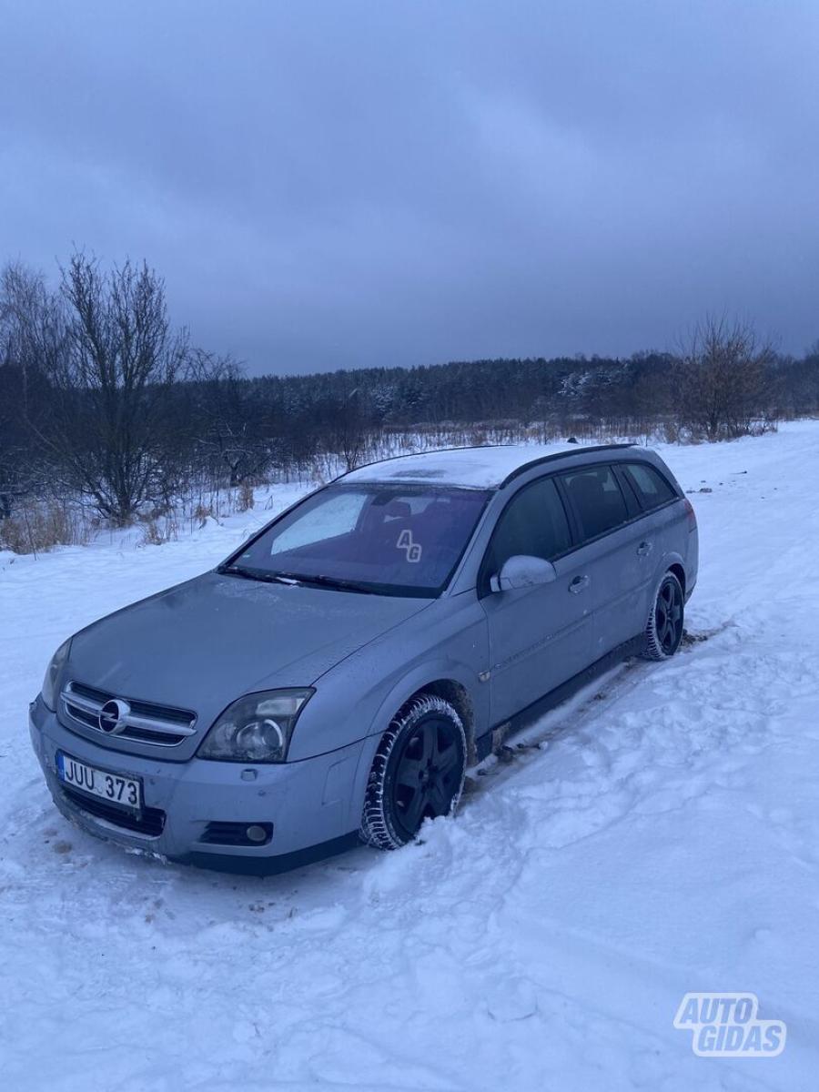 Grey Opel Vectra 2004 in Vilnius, with an engine capacity of 1.90 L and mileage of 369 thousand km for 1200 €, photo 3 on AUTOMOTO.COM.LV