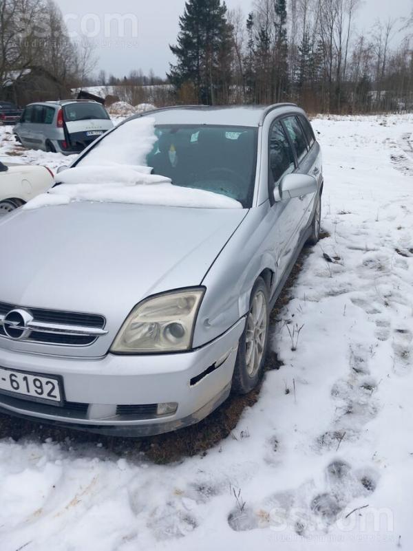 Grey Opel Vectra 2004 in Cesis, with an engine capacity of 3.00 L and mileage of 350 thousand km for 450 €, photo 1 on AUTOMOTO.COM.LV