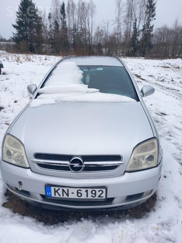 Grey Opel Vectra 2004 in Cesis, with an engine capacity of 3.00 L and mileage of 350 thousand km for 450 €, photo 2 on AUTOMOTO.COM.LV
