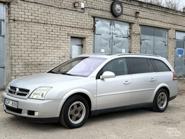 Grey Opel Vectra 2004 in Silute, with an engine capacity of 2.20 L and mileage of 325 thousand km for 999 €, photo 1 on AUTOMOTO.COM.LV