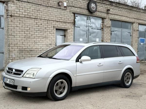 Grey Opel Vectra 2004 in Silute, with an engine capacity of 2.20 L and mileage of 325 thousand km for 950 €, photo 2 on AUTOMOTO.COM.LV