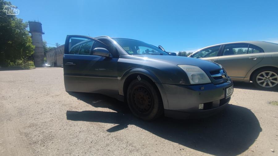 Grey Opel Vectra 2004 in Jurbarkas, with an engine capacity of 2.20 L and mileage of 372 thousand km for 500 €, photo 14 on AUTOMOTO.COM.LV