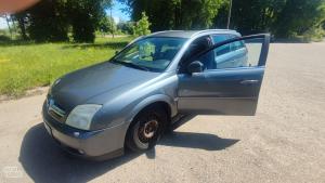 Grey Opel Vectra 2004 in Jurbarkas, with an engine capacity of 2.20 L and mileage of 372 thousand km for 500 €, photo 15 on AUTOMOTO.COM.LV