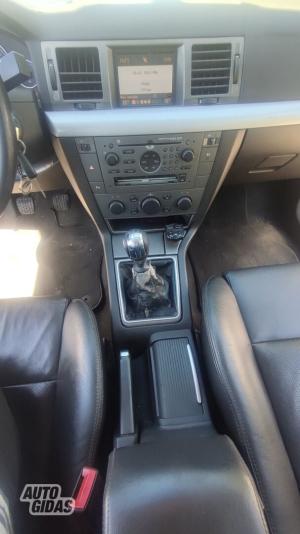 Grey Opel Vectra 2004 in Jurbarkas, with an engine capacity of 2.20 L and mileage of 372 thousand km for 500 €, photo 16 on AUTOMOTO.COM.LV