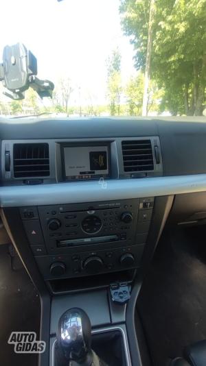 Grey Opel Vectra 2004 in Jurbarkas, with an engine capacity of 2.20 L and mileage of 372 thousand km for 500 €, photo 19 on AUTOMOTO.COM.LV