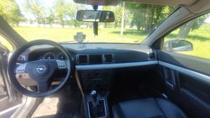 Grey Opel Vectra 2004 in Jurbarkas, with an engine capacity of 2.20 L and mileage of 372 thousand km for 500 €, photo 20 on AUTOMOTO.COM.LV