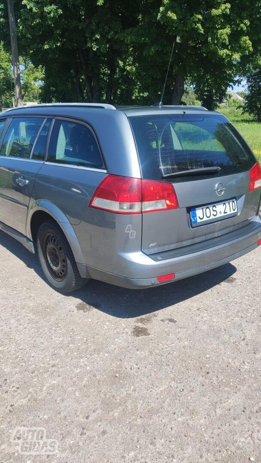 Grey Opel Vectra 2004 in Jurbarkas, with an engine capacity of 2.20 L and mileage of 372 thousand km for 500 €, photo 26 on AUTOMOTO.COM.LV