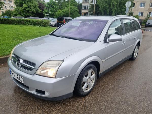 Grey Opel Vectra 2004 in Kaunas, with an engine capacity of 2.20 L and mileage of 385 thousand km for 1000 €, photo 1 on AUTOMOTO.COM.LV