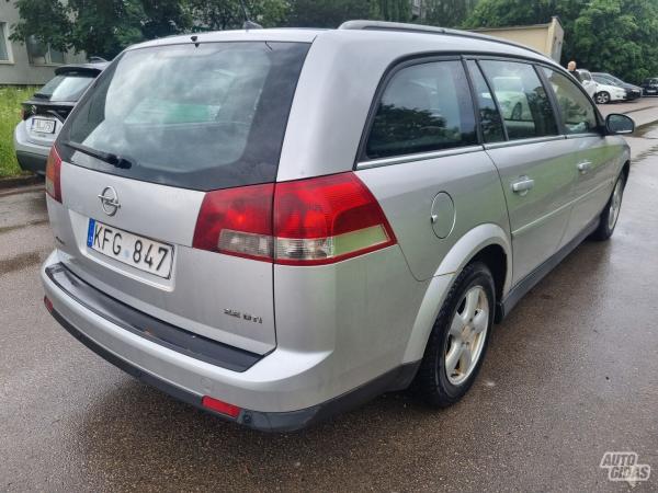 Grey Opel Vectra 2004 in Kaunas, with an engine capacity of 2.20 L and mileage of 385 thousand km for 1000 €, photo 4 on AUTOMOTO.COM.LV