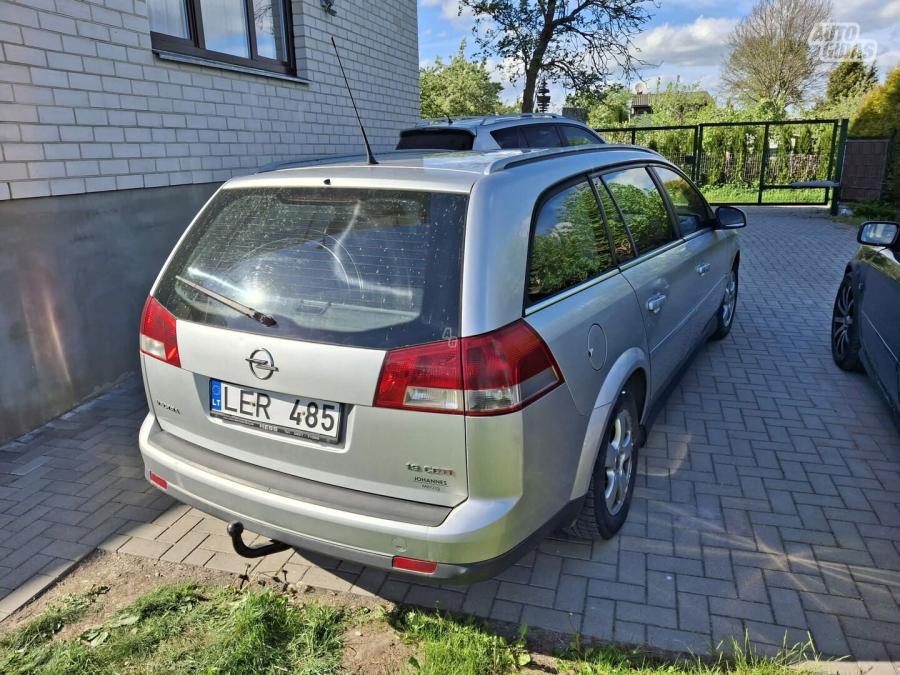 Pelēks Opel Vectra 2004 Šauļi, ar dzinēja tilpumu 1.90 L un nobraukumu 373 tūkst. km par 900 €, foto 1 vietnē AUTOMOTO.COM.LV