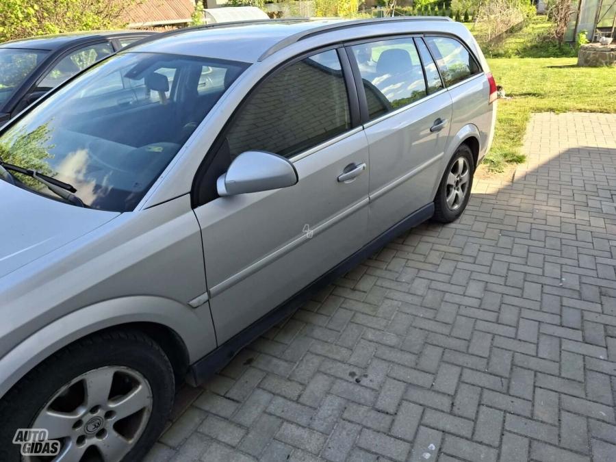Pelēks Opel Vectra 2004 Šauļi, ar dzinēja tilpumu 1.90 L un nobraukumu 373 tūkst. km par 900 €, foto 3 vietnē AUTOMOTO.COM.LV