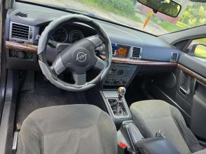 Pelēks Opel Vectra 2004 Rokiškis, ar dzinēja tilpumu 1.91 L un nobraukumu 3 tūkst. km par 890 €, foto 7 vietnē AUTOMOTO.COM.LV