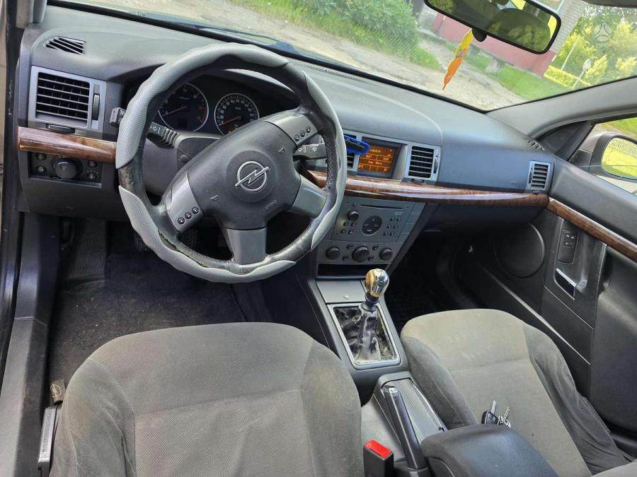 Pelēks Opel Vectra 2004 Rokiškis, ar dzinēja tilpumu 1.91 L un nobraukumu 3 tūkst. km par 890 €, foto 7 vietnē AUTOMOTO.COM.LV