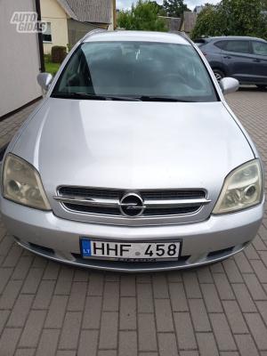 Grey Opel Vectra 2004 in Druskininkai, with an engine capacity of 2.20 L and mileage of 400 thousand km for 900 €, photo 3 on AUTOMOTO.COM.LV