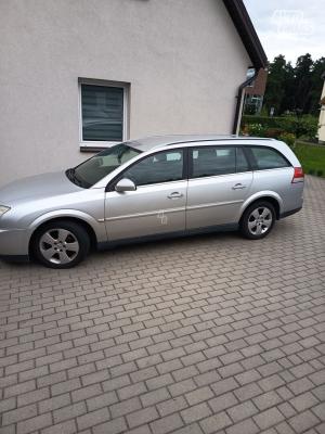 Grey Opel Vectra 2004 in Druskininkai, with an engine capacity of 2.20 L and mileage of 400 thousand km for 900 €, photo 4 on AUTOMOTO.COM.LV