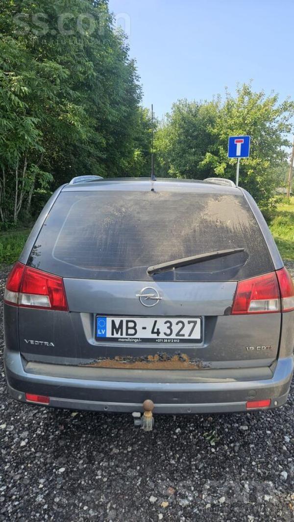 Pelēks Opel Vectra 2004 Saldus, ar dzinēja tilpumu 1.90 L un nobraukumu 397 tūkst. km par 1450 €, foto 2 vietnē AUTOMOTO.COM.LV