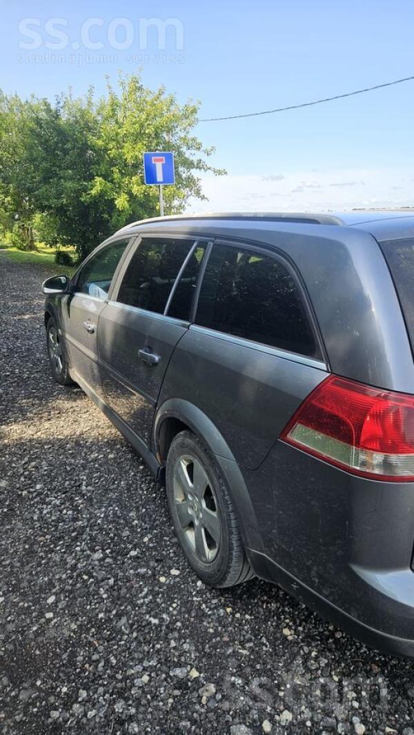 Pelēks Opel Vectra 2004 Saldus, ar dzinēja tilpumu 1.90 L un nobraukumu 397 tūkst. km par 1450 €, foto 4 vietnē AUTOMOTO.COM.LV