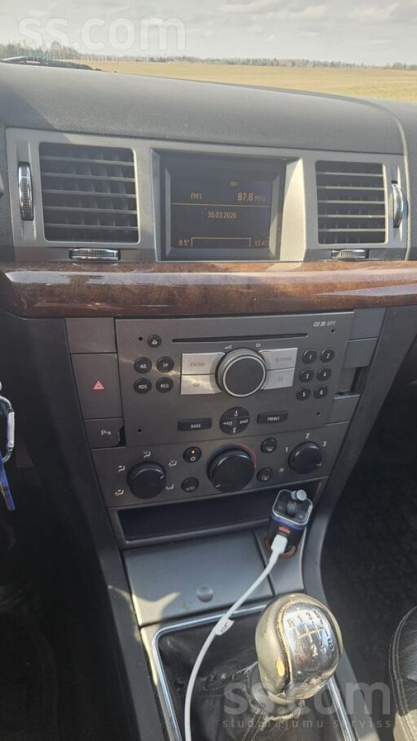 Pelēks Opel Vectra 2004 Saldus, ar dzinēja tilpumu 1.90 L un nobraukumu 397 tūkst. km par 1450 €, foto 9 vietnē AUTOMOTO.COM.LV