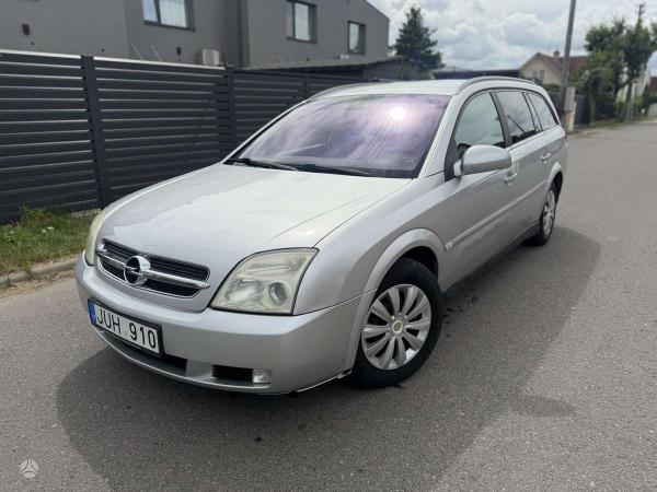 Grey Opel Vectra 2004 in Kaunas, with an engine capacity of 2.17 L and mileage of 375 thousand km for 1150 €, photo 1 on AUTOMOTO.COM.LV