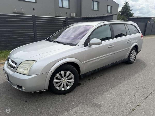 Grey Opel Vectra 2004 in Kaunas, with an engine capacity of 2.17 L and mileage of 375 thousand km for 1150 €, photo 2 on AUTOMOTO.COM.LV