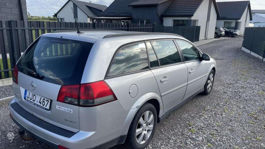 Pelēks Opel Vectra 2004 Panevēža, ar dzinēja tilpumu 1.91 L un nobraukumu 326 tūkst. km par 550 €, foto 4 vietnē AUTOMOTO.COM.LV