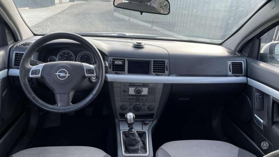 Pelēks Opel Vectra 2004 Panevēža, ar dzinēja tilpumu 1.91 L un nobraukumu 326 tūkst. km par 550 €, foto 6 vietnē AUTOMOTO.COM.LV