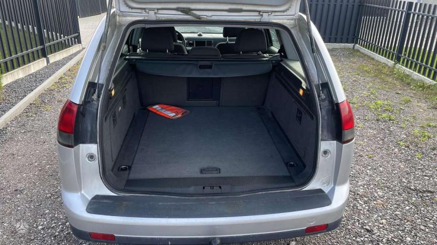 Pelēks Opel Vectra 2004 Panevēža, ar dzinēja tilpumu 1.91 L un nobraukumu 326 tūkst. km par 550 €, foto 9 vietnē AUTOMOTO.COM.LV