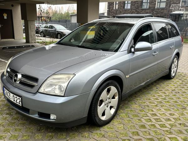 Grey Opel Vectra 2005 in Vilnius, with an engine capacity of 2.20 L and mileage of 0 thousand km for 1200 €, photo 1 on AUTOMOTO.COM.LV