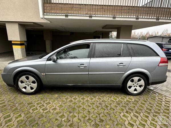 Grey Opel Vectra 2005 in Vilnius, with an engine capacity of 2.20 L and mileage of 0 thousand km for 1200 €, photo 5 on AUTOMOTO.COM.LV