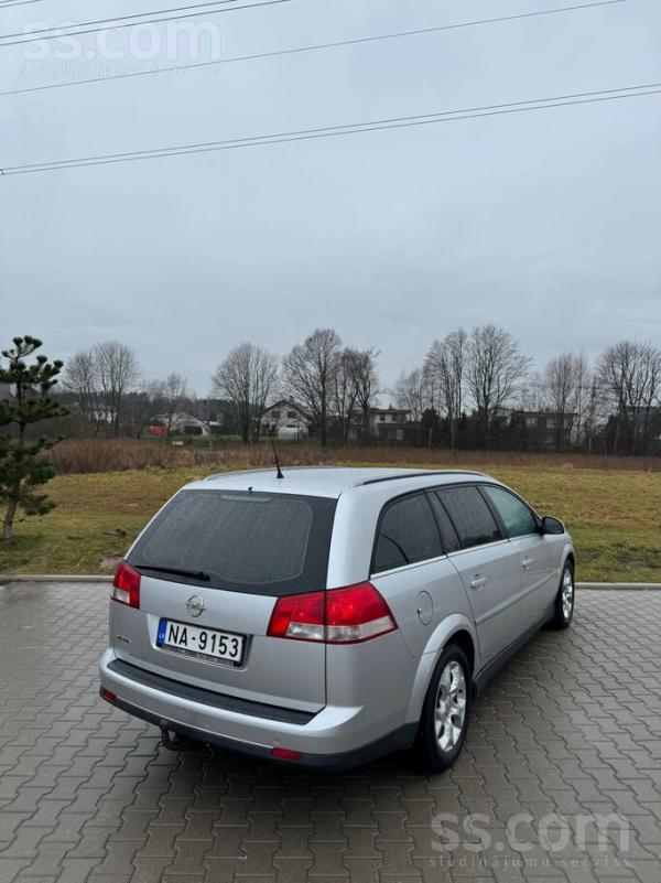 Pelēks Opel Vectra 2005 Rīga, ar dzinēja tilpumu 1.90 L un nobraukumu 240 tūkst. km par 2495 €, foto 2 vietnē AUTOMOTO.COM.LV