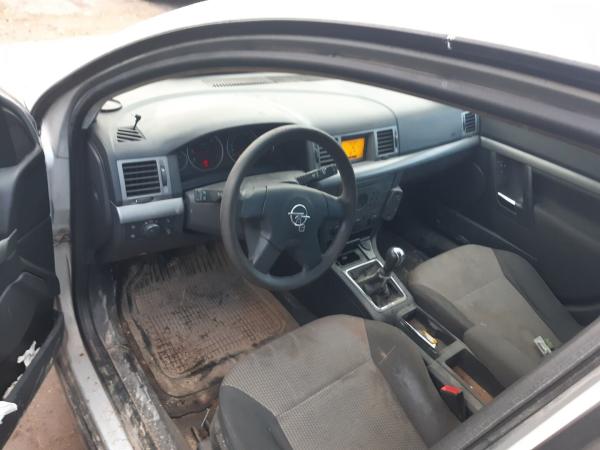 Pelēks Opel Vectra 2005 Kauņa, ar dzinēja tilpumu 1.90 L un nobraukumu 280 tūkst. km par 350 €, foto 7 vietnē AUTOMOTO.COM.LV