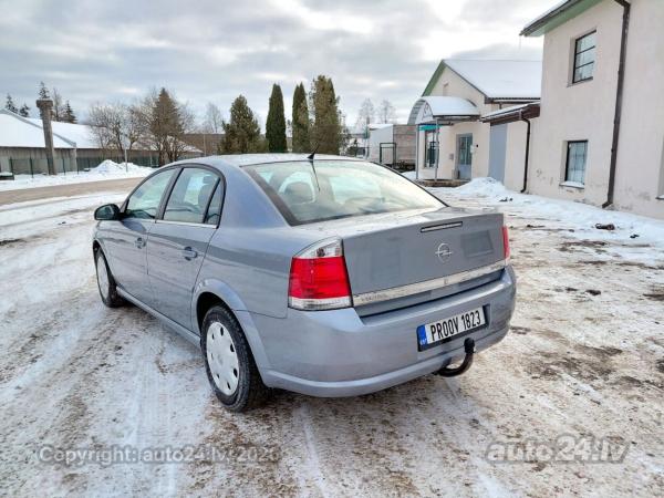 Pelēks Opel Vectra 2005 Paide, ar dzinēja tilpumu 1.90 L un nobraukumu 123 tūkst. km par 3500 €, foto 3 vietnē AUTOMOTO.COM.LV