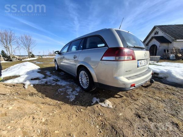 Grey Opel Vectra 2005 in Jekabpils, with an engine capacity of 1.90 L and mileage of 305 thousand km for 1500 €, photo 4 on AUTOMOTO.COM.LV