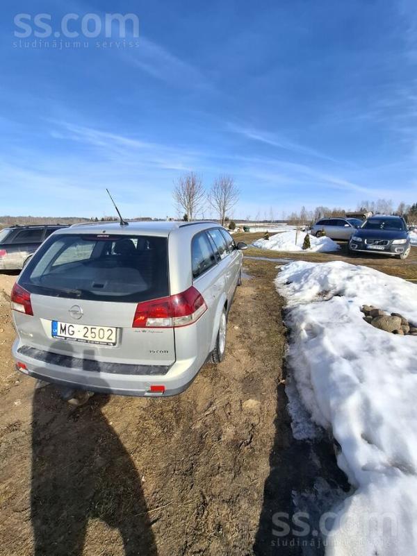 Grey Opel Vectra 2005 in Jekabpils, with an engine capacity of 1.90 L and mileage of 305 thousand km for 1500 €, photo 6 on AUTOMOTO.COM.LV